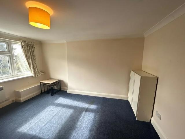 Apartment at Hanworth Road, Greater London