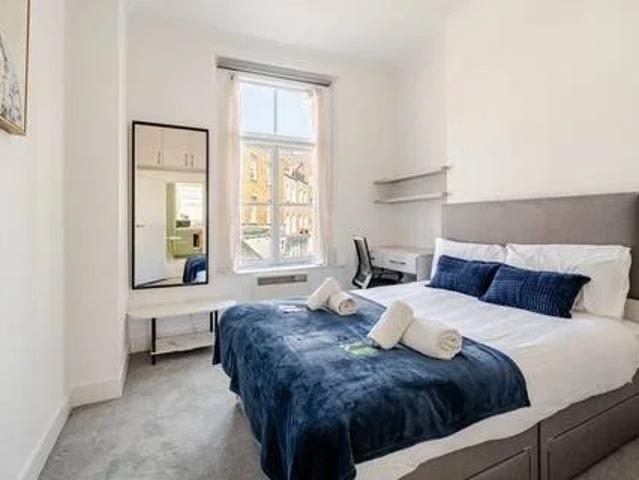 Apartment at Harcourt Street, City of Westminster