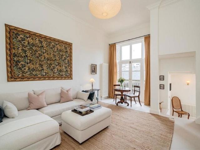 Apartment at Harcourt Terrace, Greater London