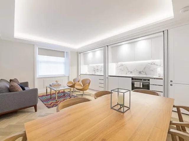 Apartment at Harcourt Terrace, Greater London
