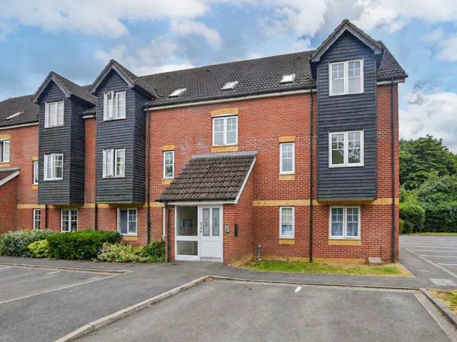 Apartment at Harbury Court, Newbury