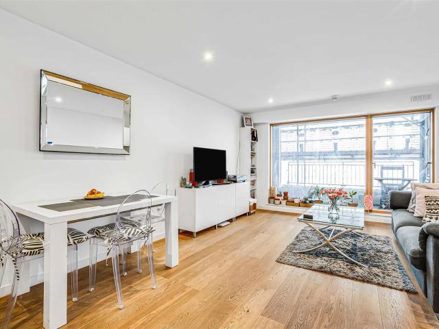 Apartment at Hardwicks Square, Greater London