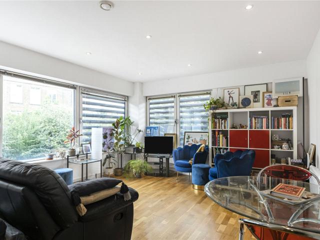 Apartment at Hare Marsh, Greater London