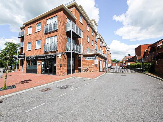Apartment at Harefield Road, Greater London