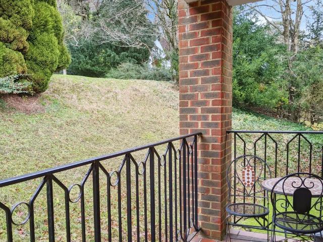 Apartment at Harestone Valley Road, Caterham
