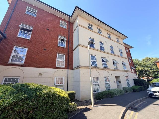 Apartment at Harescombe Drive, Gloucester