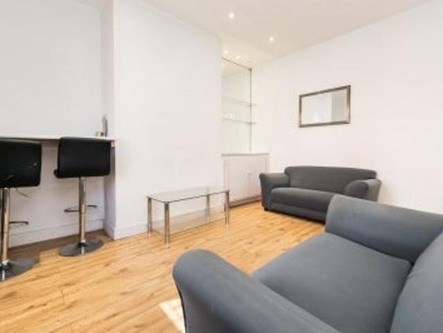 Apartment at Harold Grove, Leeds