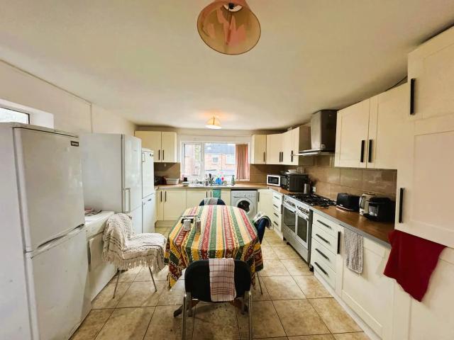 Apartment at Harlaxton Drive, Nottingham