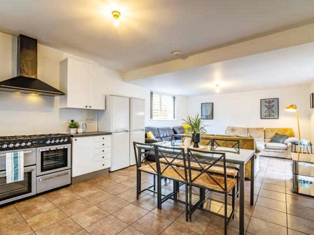 Apartment at Harlaxton Drive, Nottingham