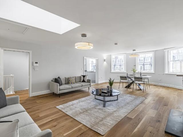Apartment at Harley Street, City of Westminster