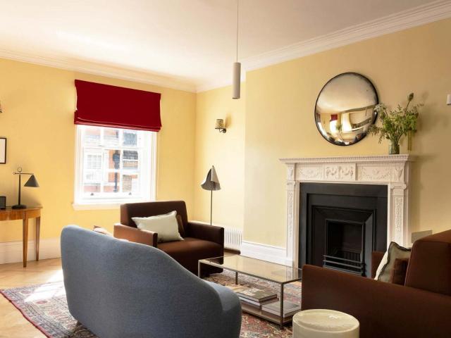 Apartment at Harley Street, London