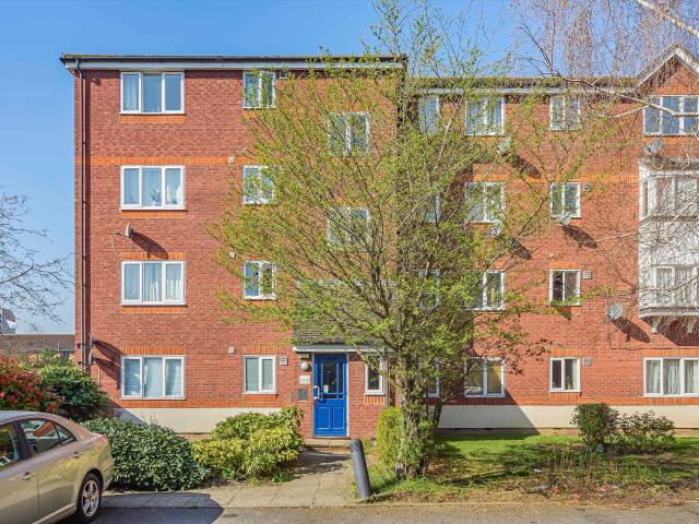 Apartment at Harlinger Street, Greater London