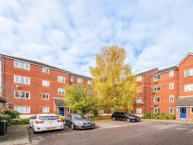 Apartment at Harlinger Street, Greater London