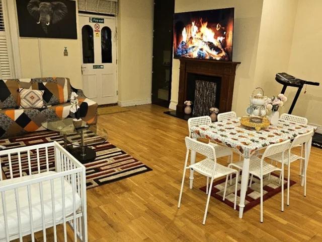 Room at Harlington Road, Greater London