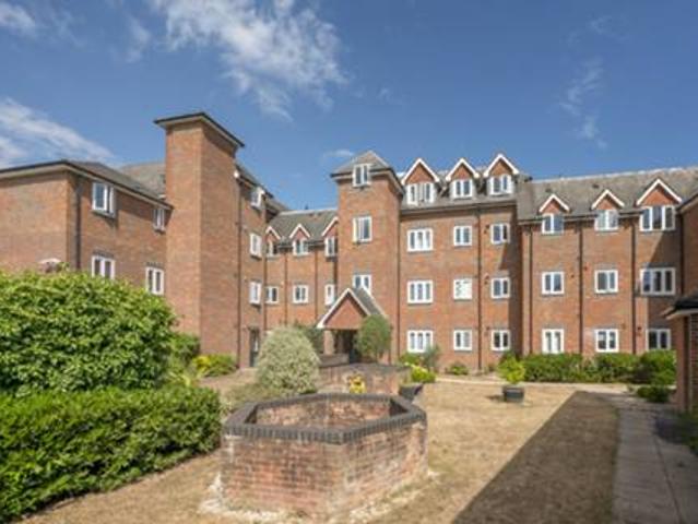 Apartment at Hartfield Road, Greater London