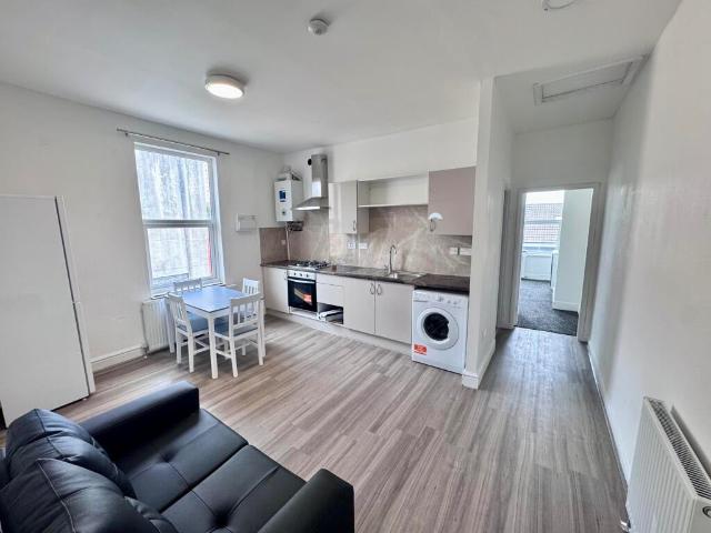 Apartment at Hartley Road, Nottingham
