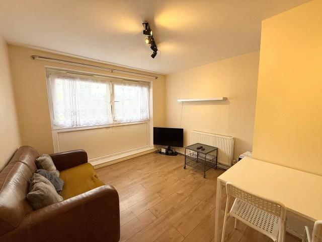 Apartment at Harts Lane, Greater London