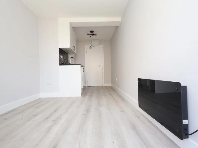 Apartment at Hetherington Road, Borough of Spelthorne