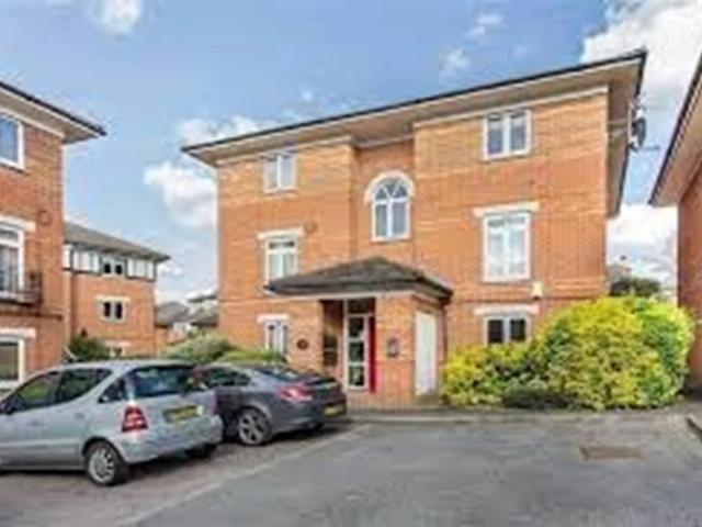Apartment at Heton Gardens, Greater London