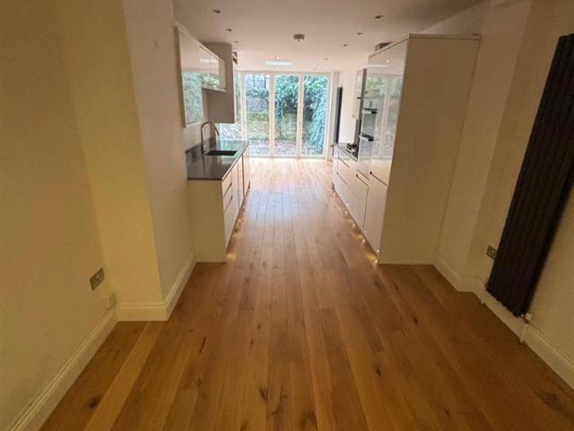 Apartment at Hetley Road, Greater London