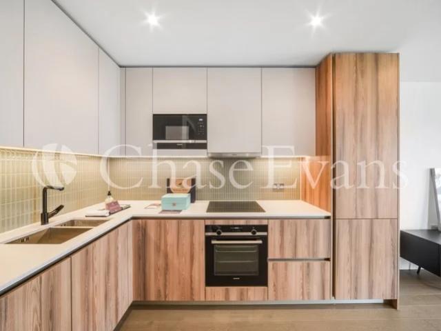 Apartment at Heygate Street, Greater London