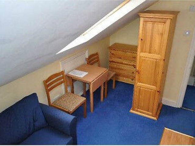 Apartment at Heyford Avenue, Greater London