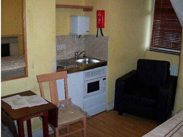 Room at Heyford Avenue, Greater London