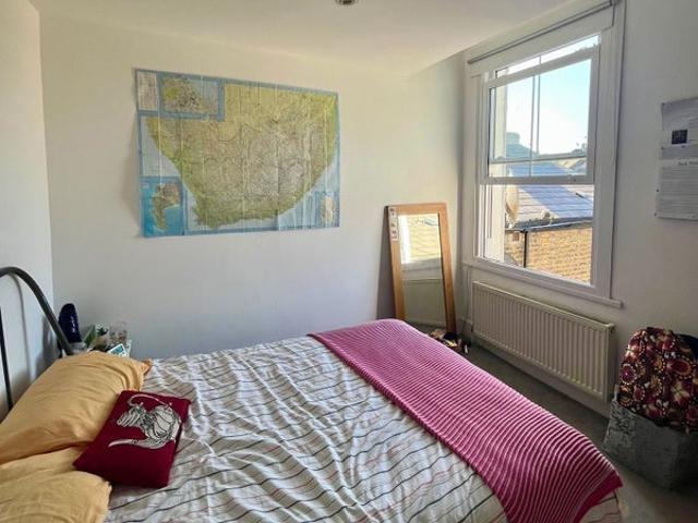 Apartment at Heyford Avenue, Greater London