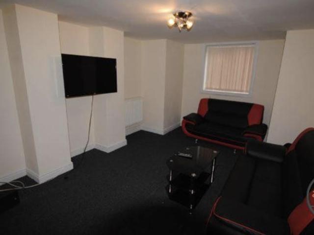 Apartment at Headingley Avenue, Leeds