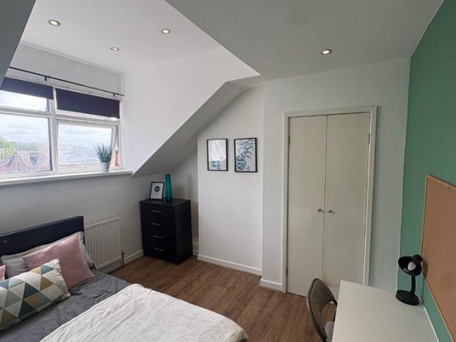 Apartment at Headingley Avenue, Leeds