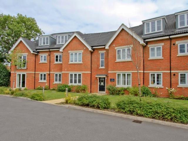 Apartment at Headstone Lane, Greater London