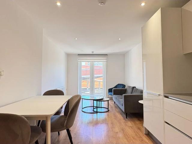 Apartment at Headstone Road, Greater London
