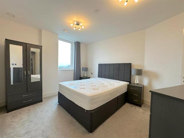 Apartment at Healum Avenue, Greater London