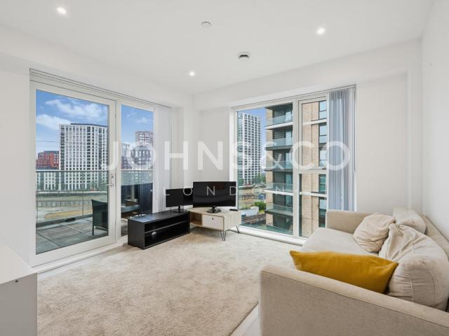 Apartment at Heartwell Avenue, Greater London