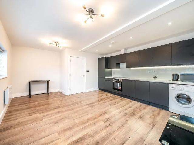Apartment at Heath Road, Greater London