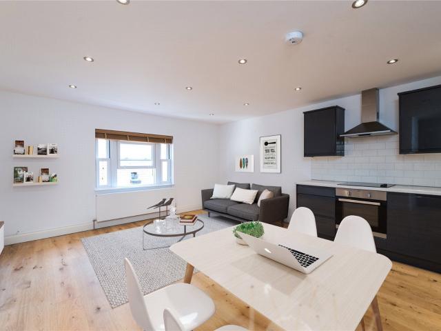 Apartment at Heather Place, Elmbridge