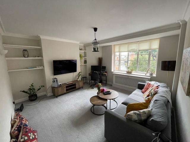 Apartment at Heathfield Terrace, Greater London