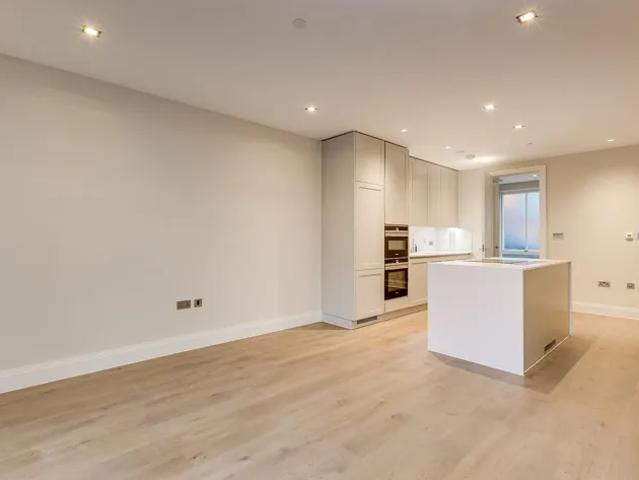 Apartment at Heathfield Terrace, Greater London