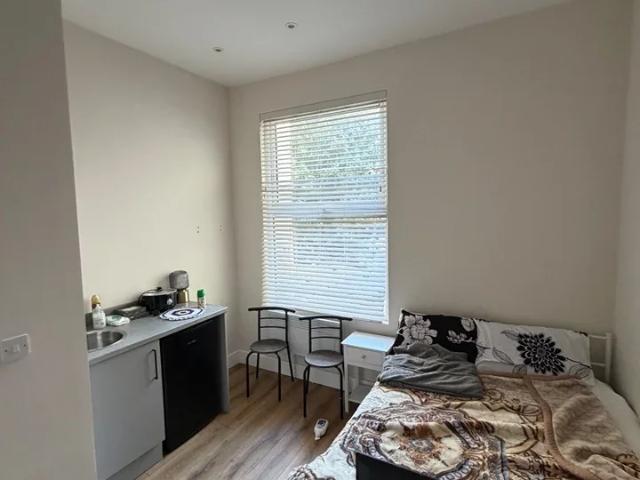 Apartment at Heathfield Road, Greater London