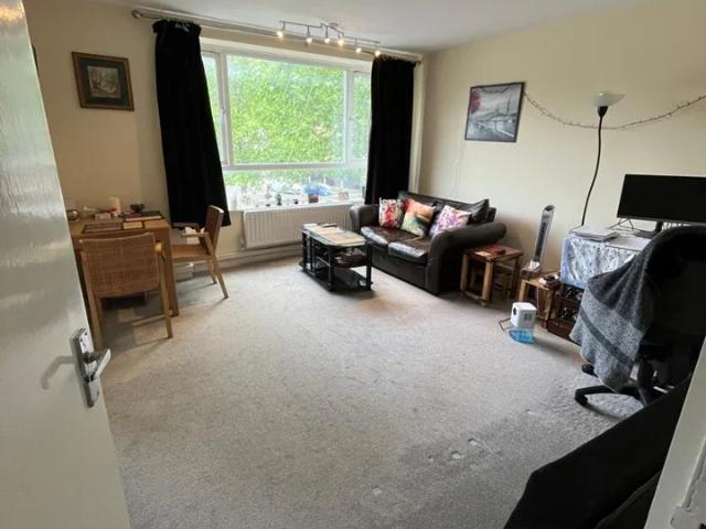 Apartment at Heathfield Road, Greater London