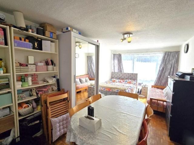 Apartment at Hedge Lane, Greater London