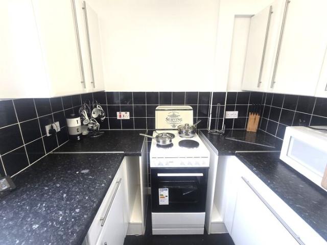 Apartment at Heddington Gardens, Nottingham