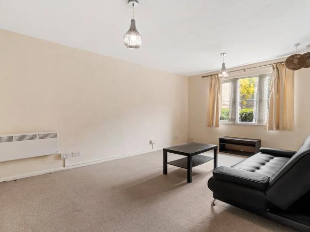 Apartment at Heddington Grove, Greater London