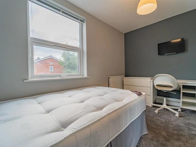 Apartment at Heeley Road, Birmingham