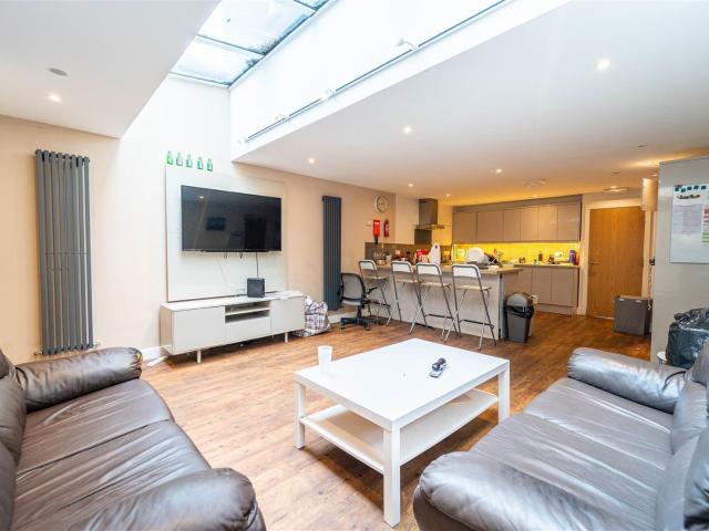 Apartment at Heeley Road, Birmingham