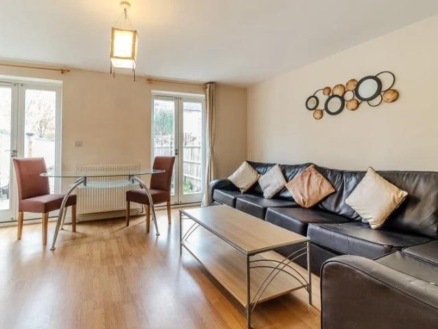 Apartment at Hemsley Road, Three Rivers