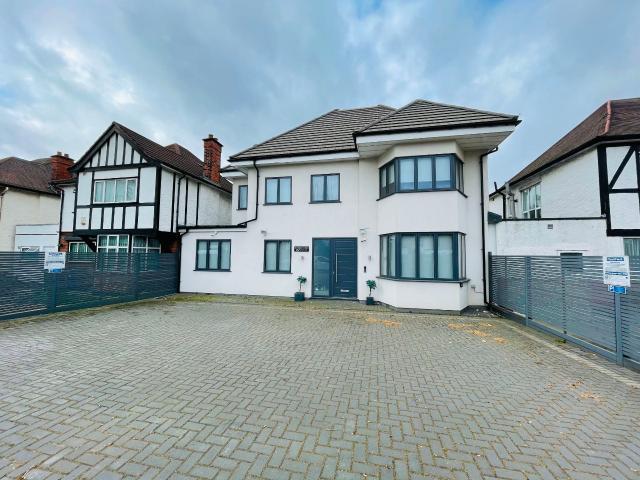 Apartment at Hendon Way, Greater London