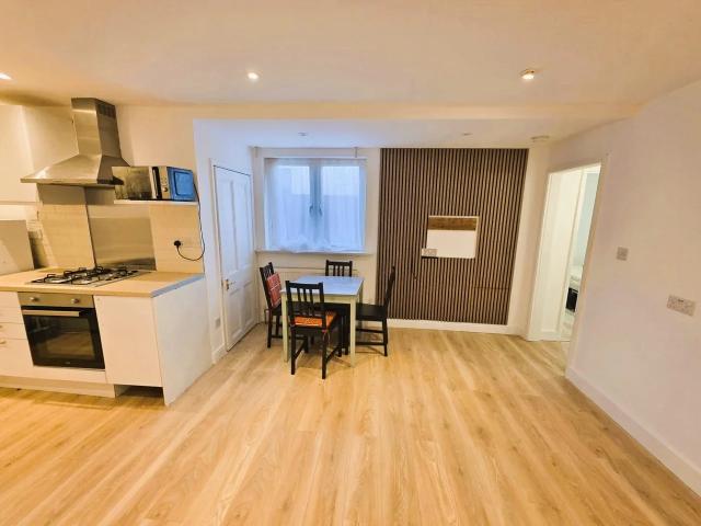Apartment at Hendon Wood Lane, Greater London