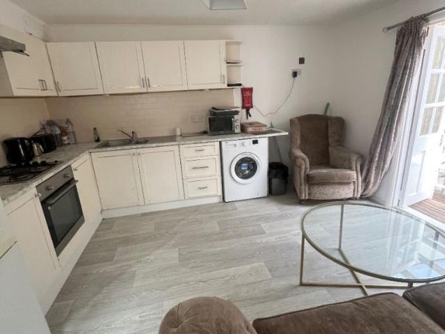 Apartment at Hendon Wood Lane, Greater London
