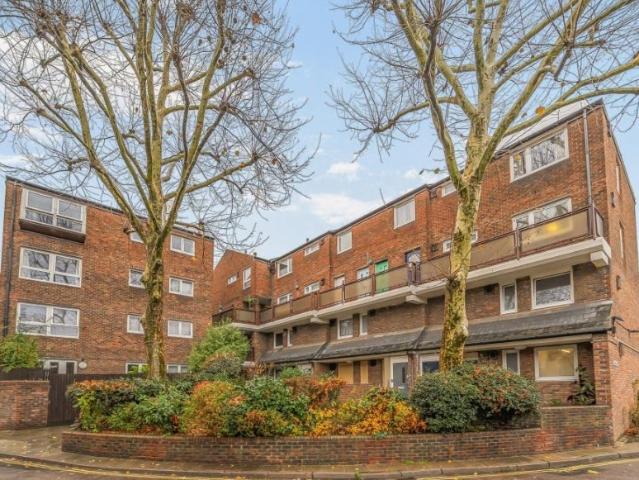 Apartment at Henderson Drive, City of Westminster
